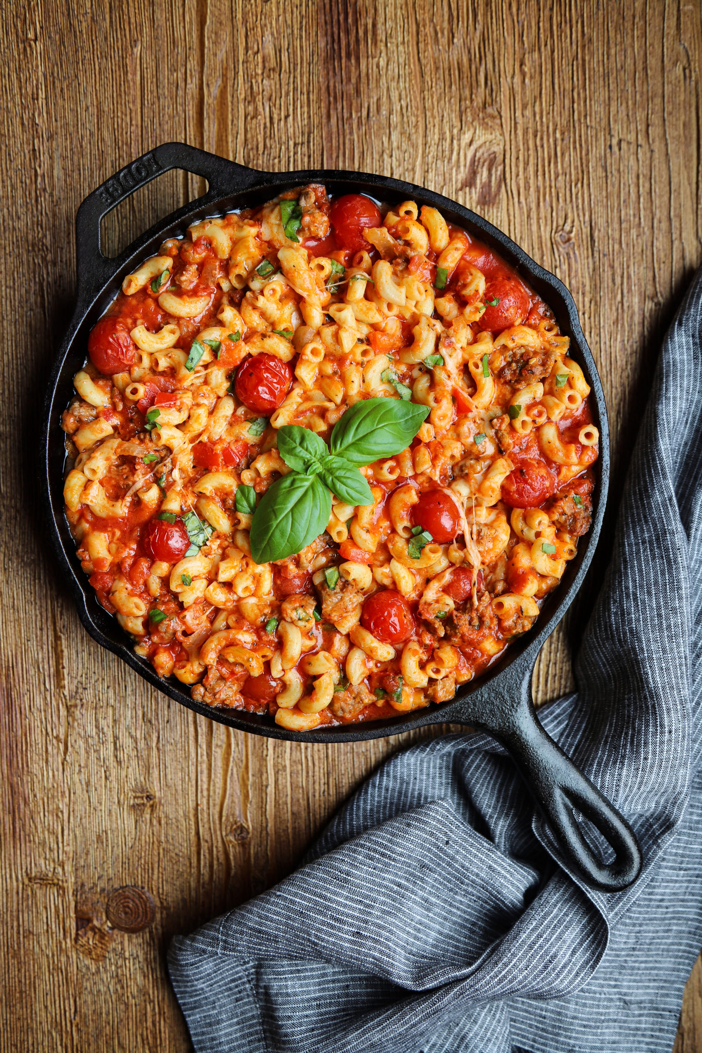 Skillet Mac-n-Cheese Lasagna - Tiffani Thiessen
